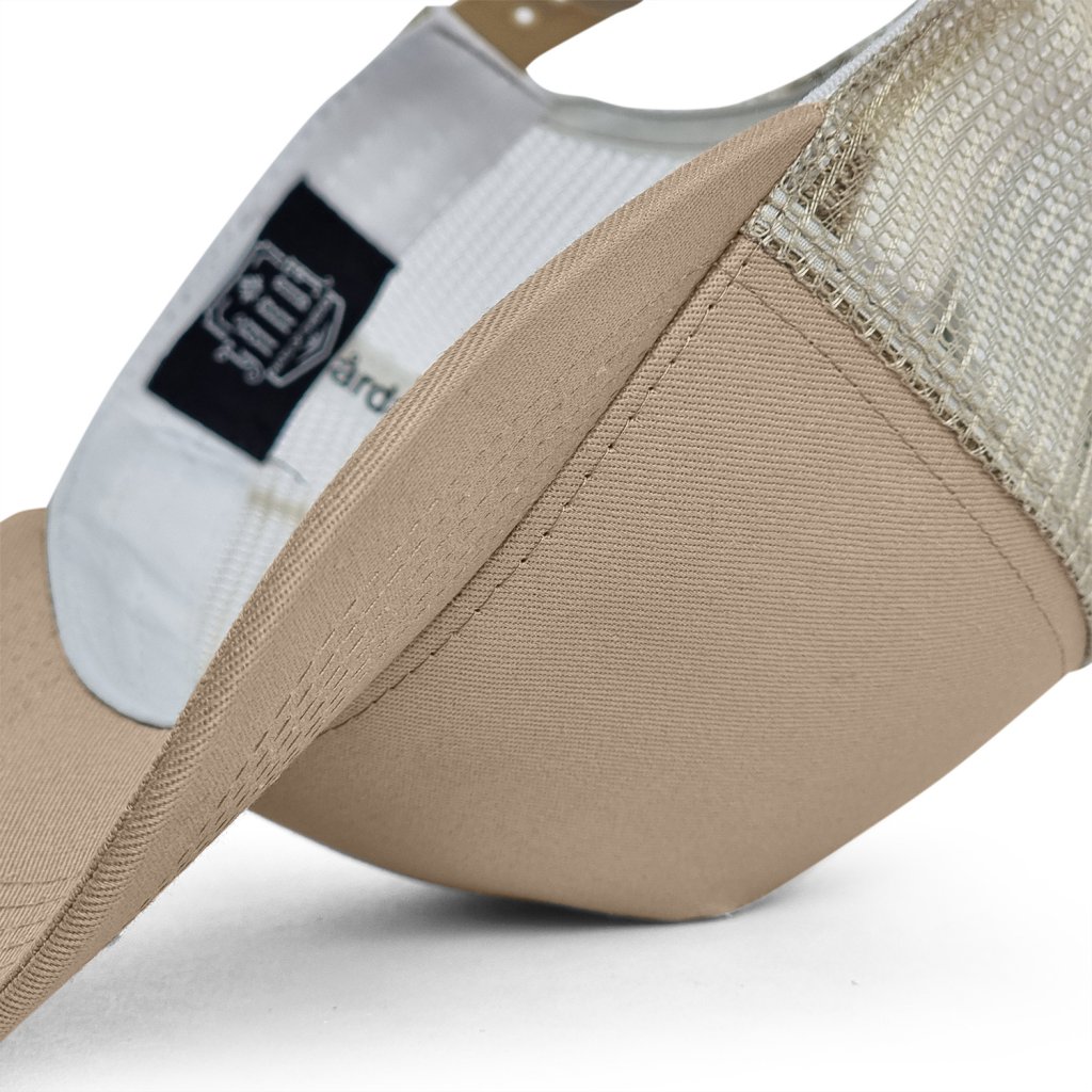 Keps - Gårda Johnson Basic Trucker (beige) - Hatshop.se